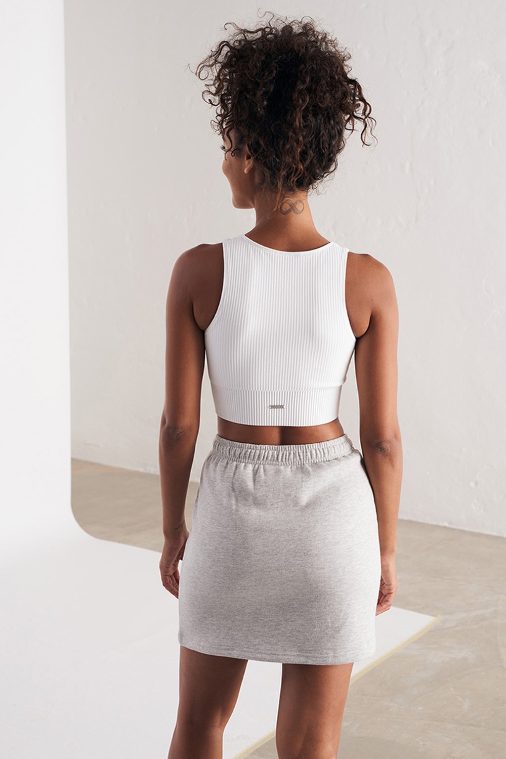 AIMN Ribbed Seamless Crop Top White | Stylerunner