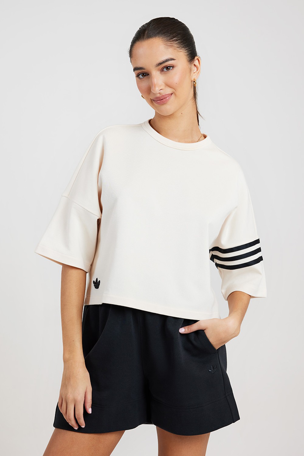 adidas Originals Adicolor Neuclassics Tee Wonder White/Black | Stylerunner