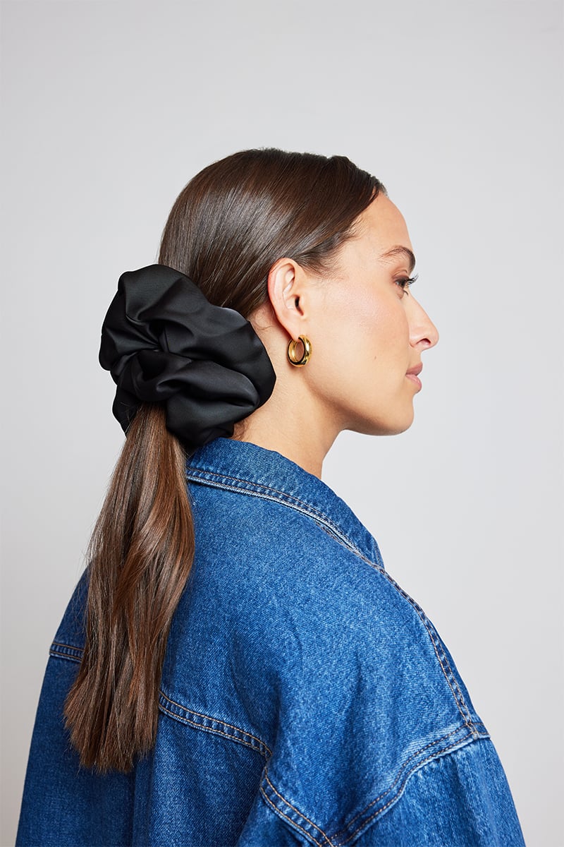 Stylerunner Oversized Satin Scrunchie 2pk Onyx/Oat Milk | Stylerunner