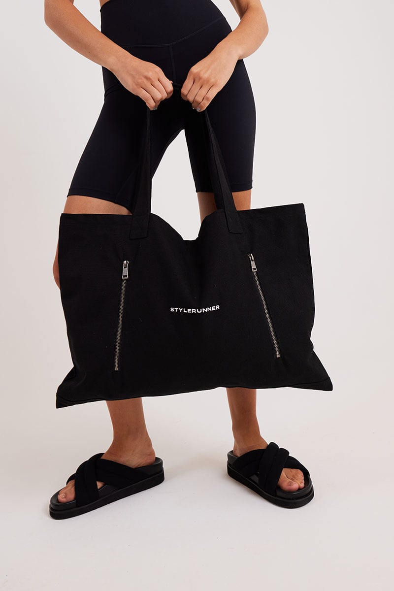 Stylerunner Weekend Oversized Canvas Tote Onyx | Stylerunner