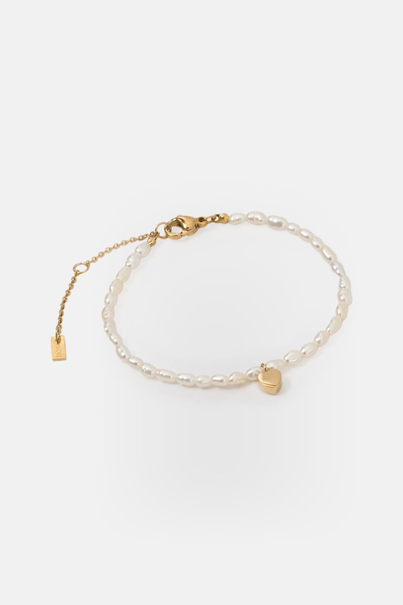 Arms of Eve Kiki Pearl Heart Bracelet Pearl | Stylerunner