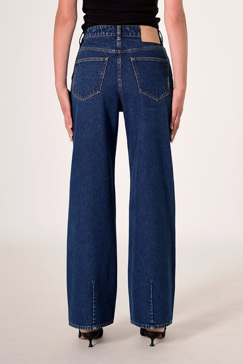 Neuw Denim Coco Relaxed Denim Jean Mid Indigo | Stylerunner