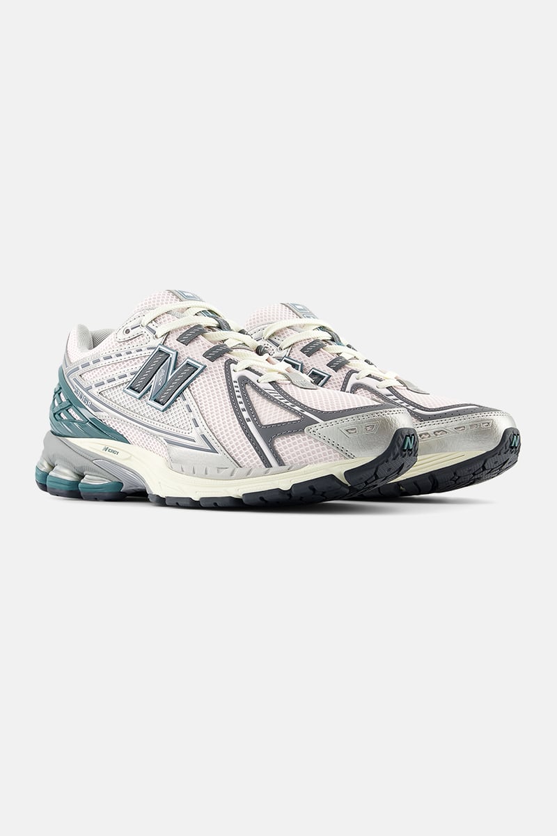 New Balance 1906R Silver Metallic (901) | Stylerunner