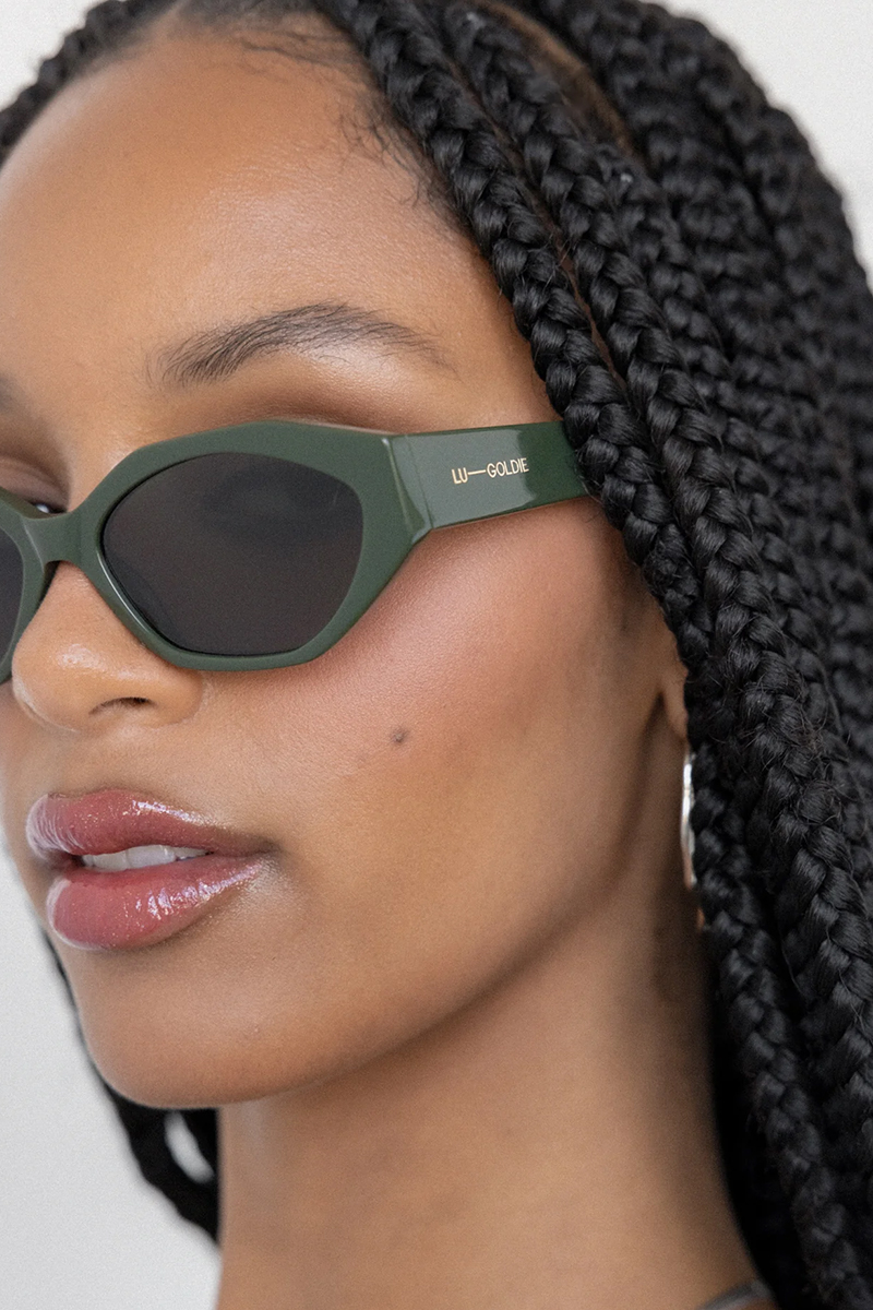 Lu Goldie Moss Moss | Stylerunner