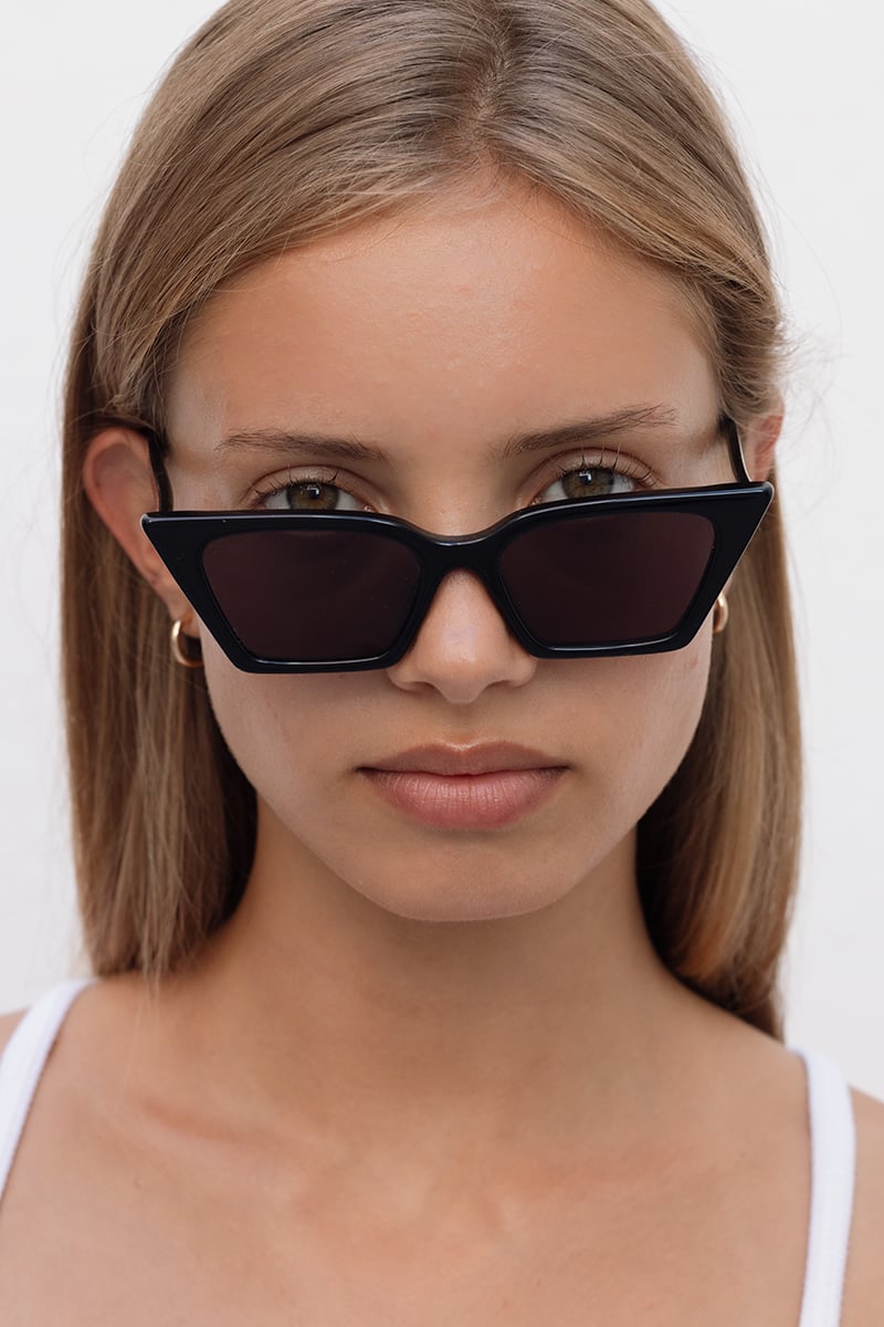 Lu Goldie Claudia Black | Stylerunner