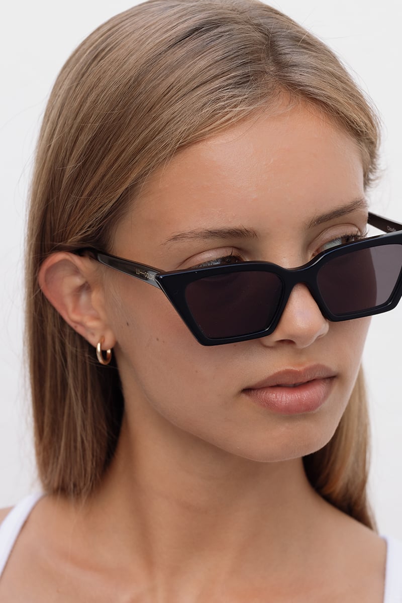 Lu Goldie Claudia Black | Stylerunner