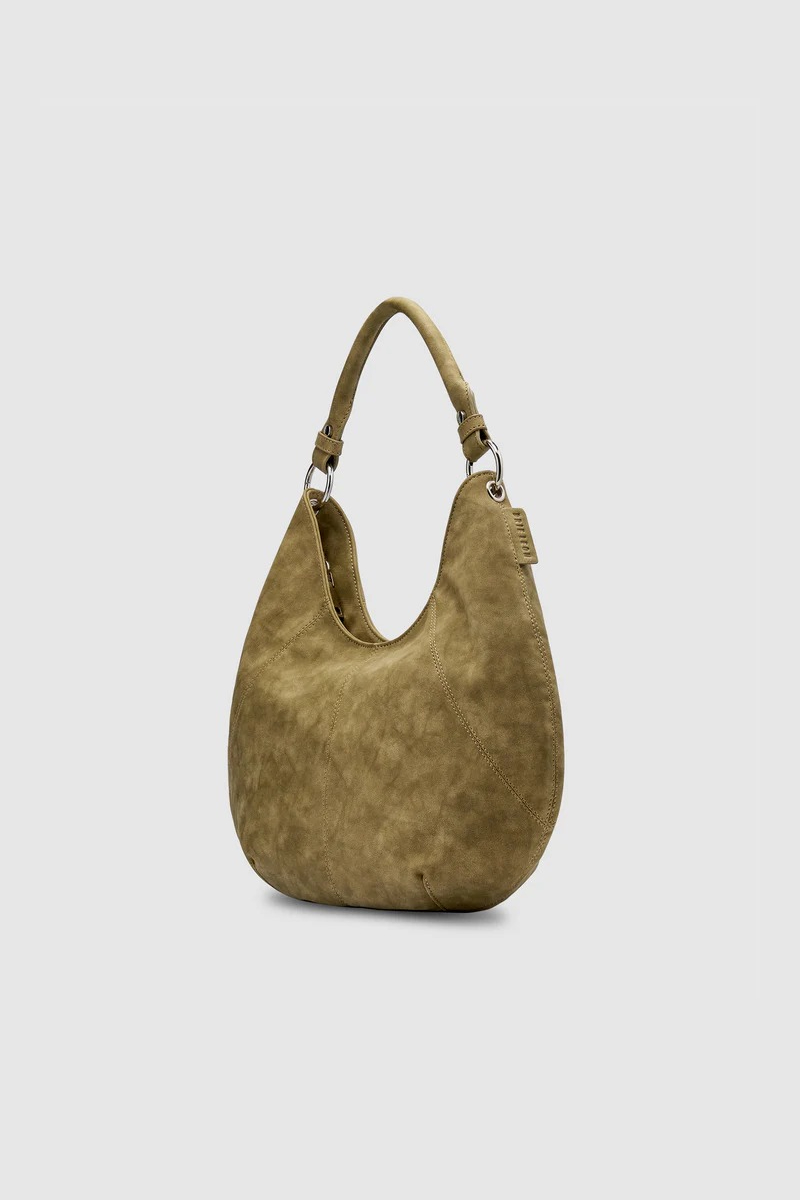 Brie Leon | Stylerunner