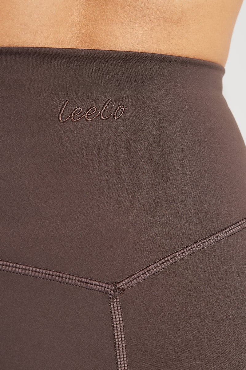 Leelo Active Signature 5" Bike Short Mocha | Stylerunner