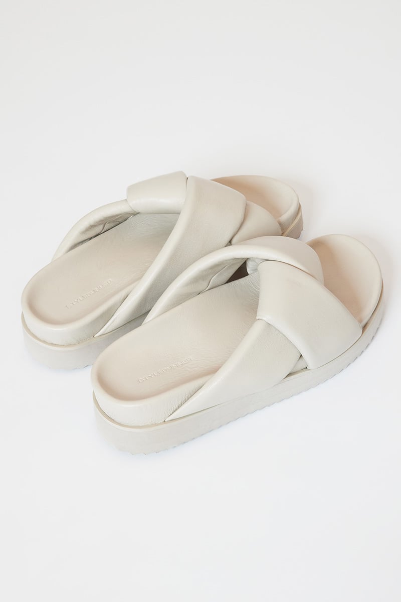 Stylerunner Resort Twist Slide Oat Milk | Stylerunner