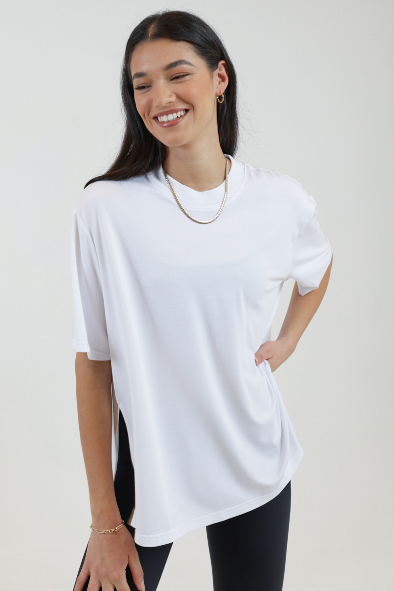Stylerunner Virtual Side Split Tee Optic White | Stylerunner