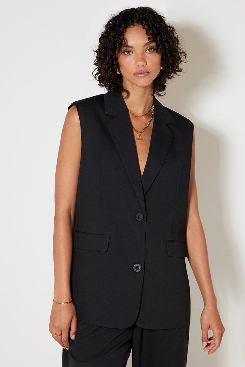 Blending Fashion & Function To Elevate Her Everyday | Women's Sneakers ...